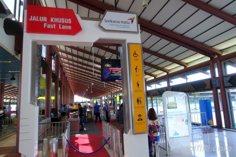 スリランカ航空 UL365 ジャカルタ → コロンボ | SRILANKAN AIRLINES A321 BUSINESS CLASS ...