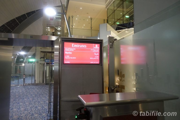 エミレーツ航空 EK318 ドバイ → 成田 | Emirates A380 First Class Dubai to Tokyo Narita