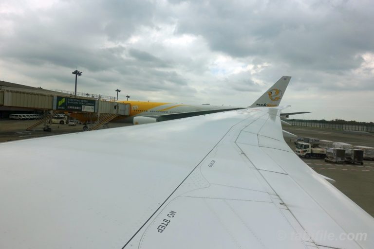 日本航空 JL725 東京成田 → ジャカルタ プレミアムエコノミー | JAPAN AIRLINES B787-9 PREMIUM ...